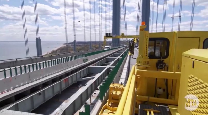 Road Zipper On The Verrazano Bridge - Lindsay